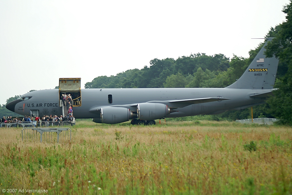Boeing C-135 Stratotanker photos