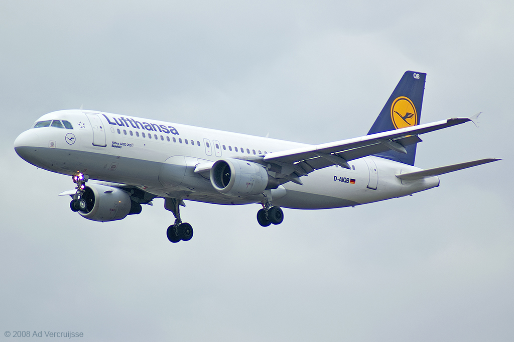Airbus A-320 photos