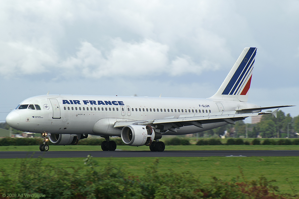 Airbus A-320 photos