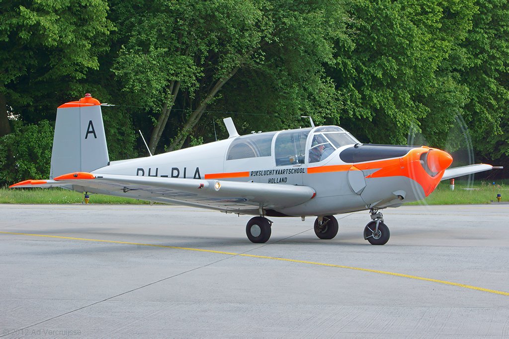 SAAB 91 Safir photos