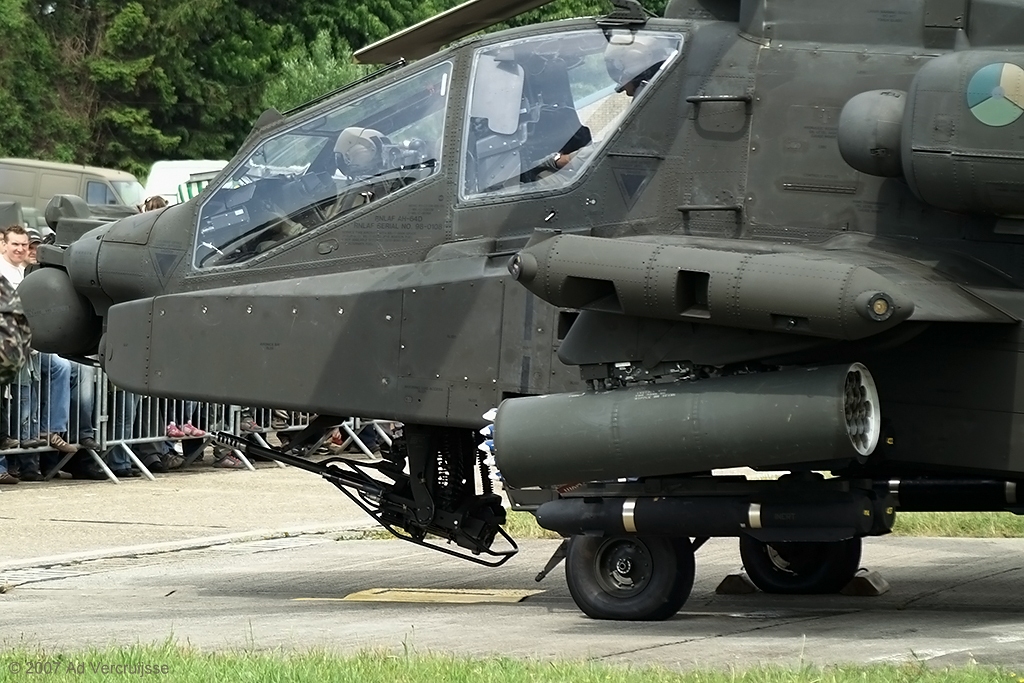 Hughes & Boeing H-64 Apache photos
